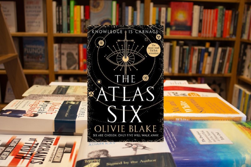 "The Atlas six": recensione del romanzo di Olivie Blake - ParoleAColori